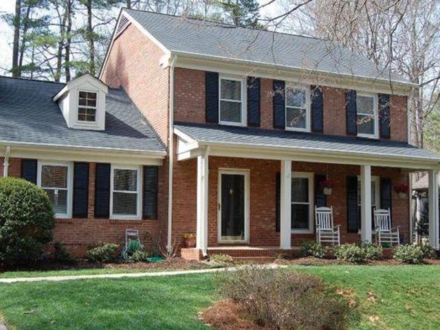 Cul de sac home in Sardis Forest!