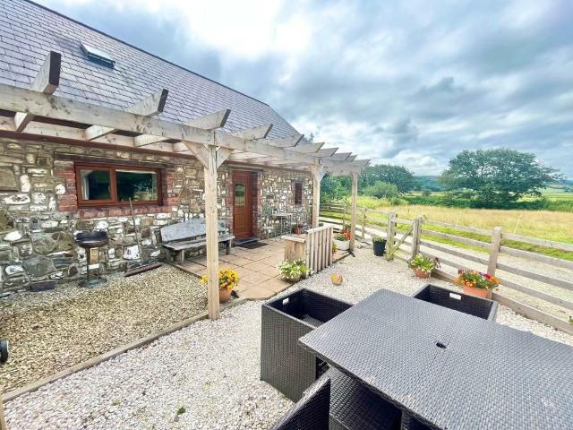 Culfor Road, Loughor, Swansea SA4, 3 bed cottage to rent, £1,300 pcm | PrimeLocation