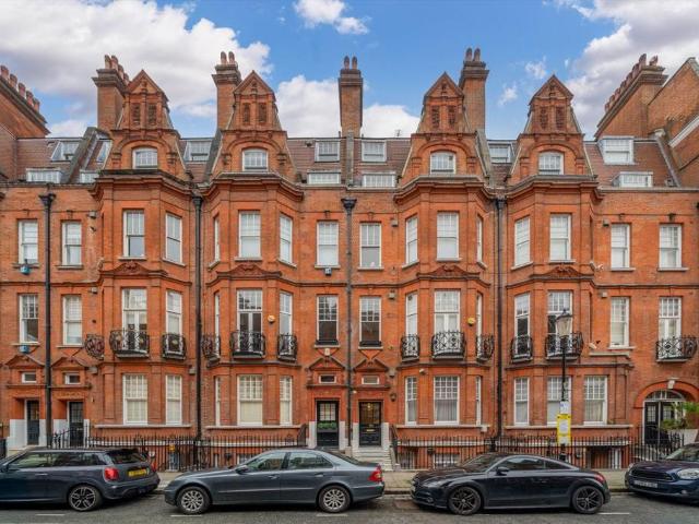 Culford Gardens, London SW3 2 bed flat to rent £4,117 pcm £950 pw