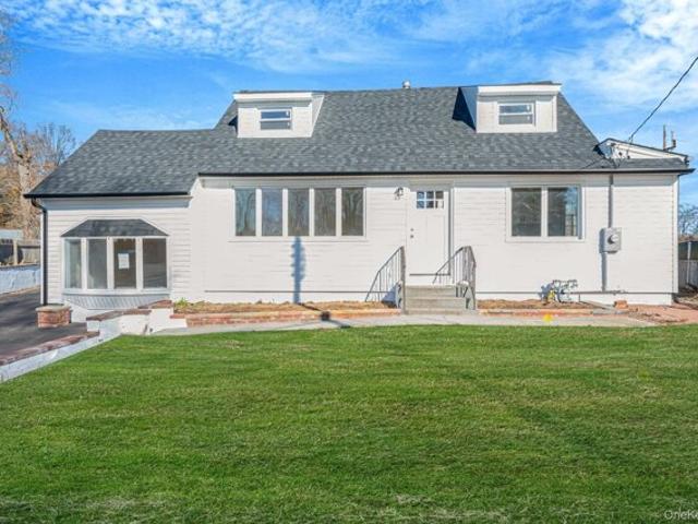 Cullen Dr, East Northport, Home For Sale