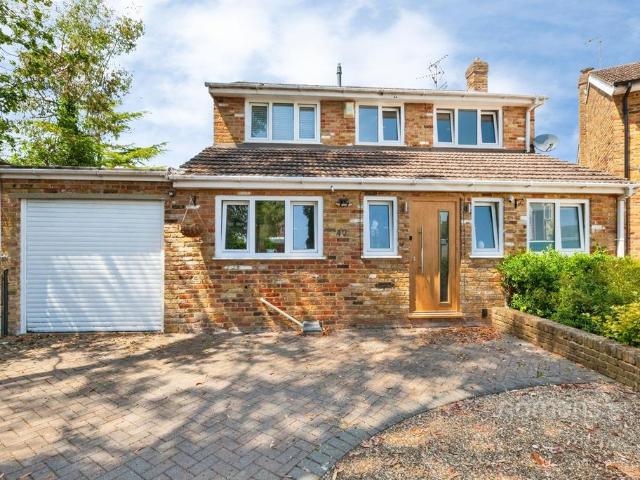 Culley Way, Maidenhead, SL6 3 bed detached house to rent £2,600 pcm £600 pw