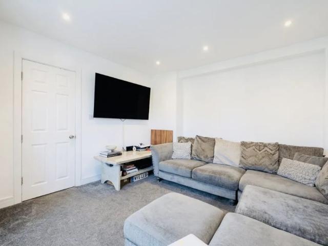 Curtis Road, Epsom