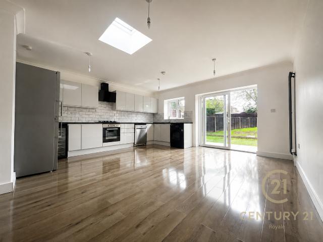 Curtis Road, Ewell, Epsom KT19, 4 bed semi detached house to rent, £2,850 pcm | PrimeLocation