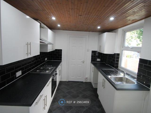 Curzon St, Reading RG30, 3 bed terraced house to rent, £1,650 pcm | PrimeLocation