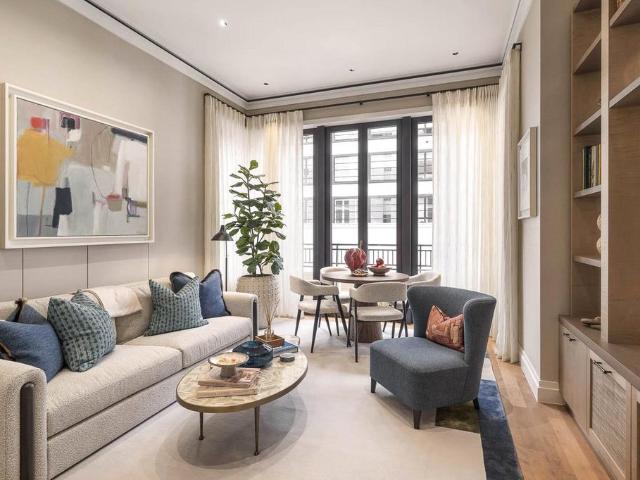 Curzon Street, London, W1J 1 bed apartment to rent £12,783 pcm £2,950 pw