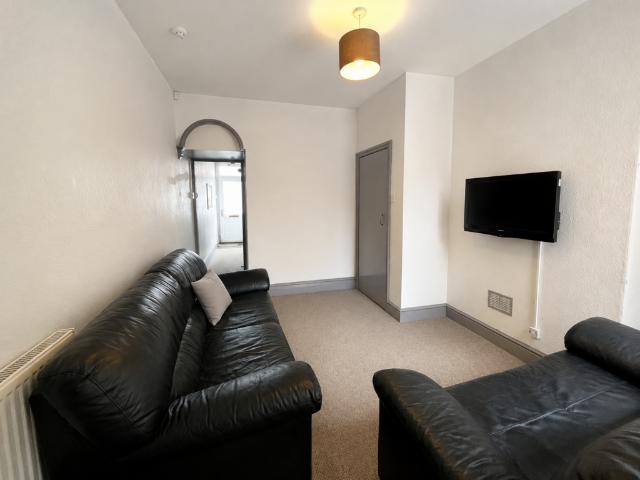 Curzon Street, Loughborough LE11 5 bed house to rent £2,060 pcm £475 pw
