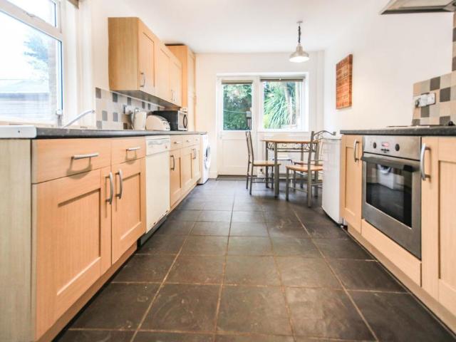 Curzon Road, Bournemouth BH1 4 bed property to rent £2,250 pcm £519 pw