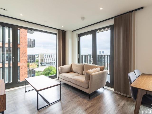 Curzon Wharf, Belmont Row, B4