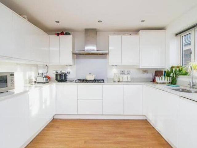 Curacao Crescent, Newton Leys, 5 Bedroom Detached
