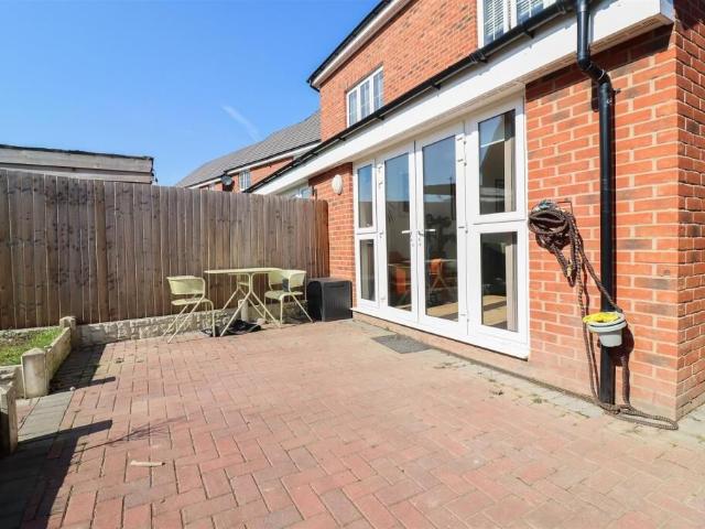 Curbar Rise, Clay Cross, Chesterfield S45, 3 bed property to rent, £1,300 pcm | PrimeLocation