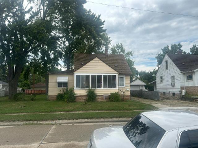 Curie Ave