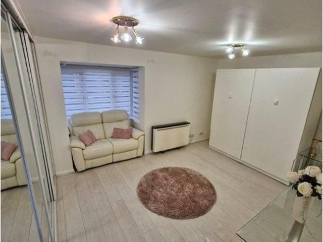 Curie Gardens, Colindale, London NW9, Studio to rent, £1,200 pcm | PrimeLocation