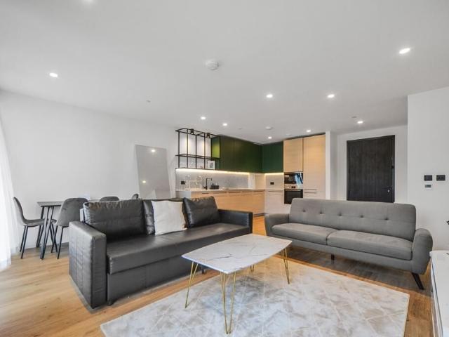 Curlew House, Hawser Lane, London E14, 1 bed flat to rent, £1,900 pcm | PrimeLocation