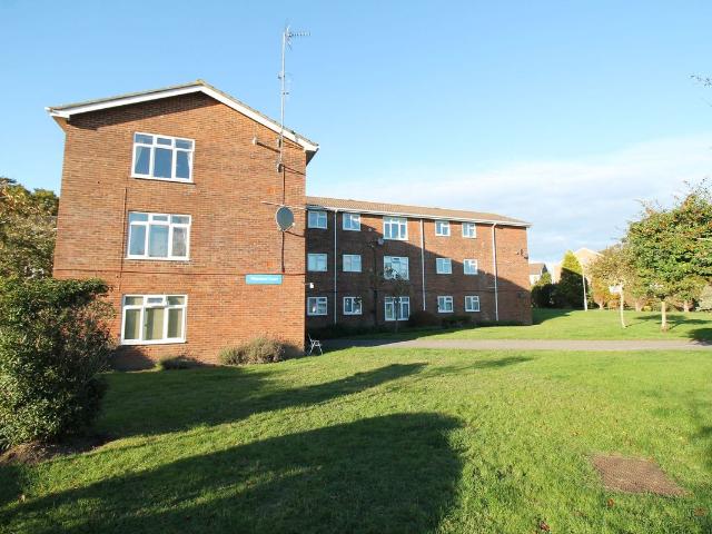 Curlew Road, Whimbrel Court BH23, 2 bed flat to rent, £1,200 pcm | PrimeLocation