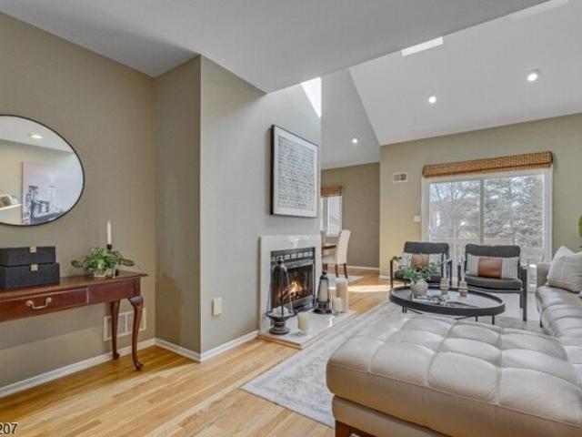 Currey Ln, West Orange, Condo For Sale