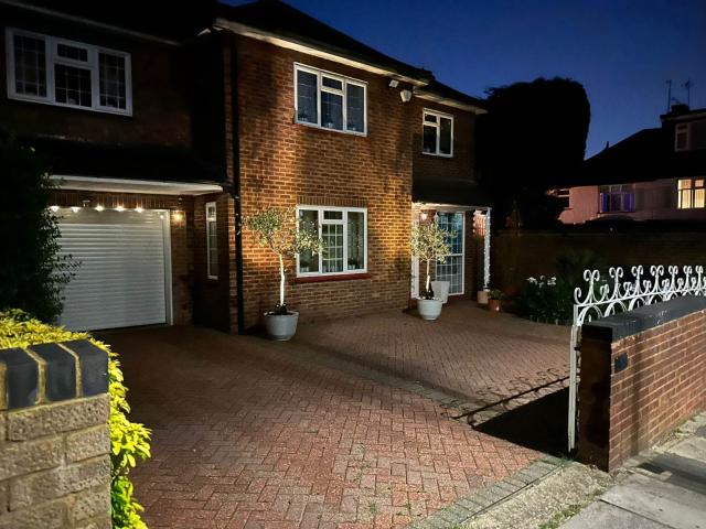 Currey Road, Greenford