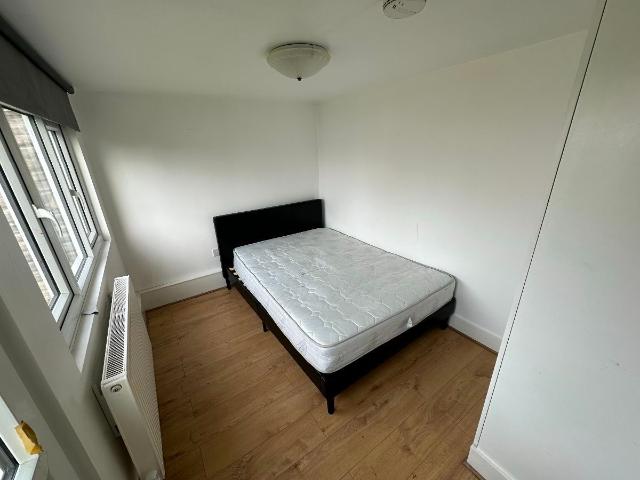 Currey Road, Greenford UB6, Room to rent, £850 pcm | PrimeLocation