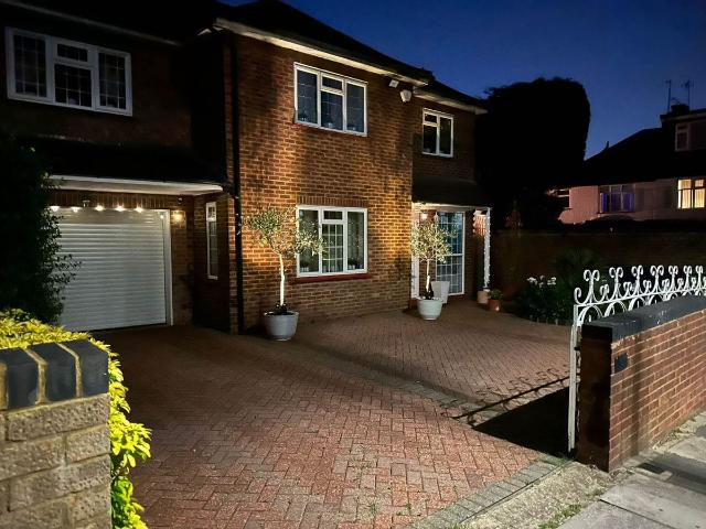 Currey Road, Greenford UB6, 1 bed flat to rent, £1,500 pcm | PrimeLocation