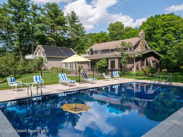 Curry Ln, Hyde Park, Home For Sale