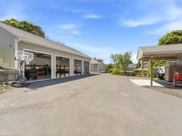 Curry Rd, Cranston, Home For Sale