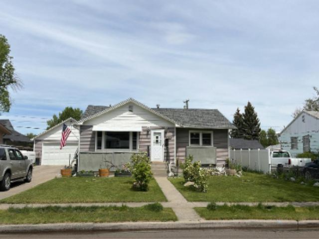 Custer Ave