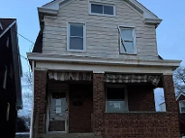 Custer Ave