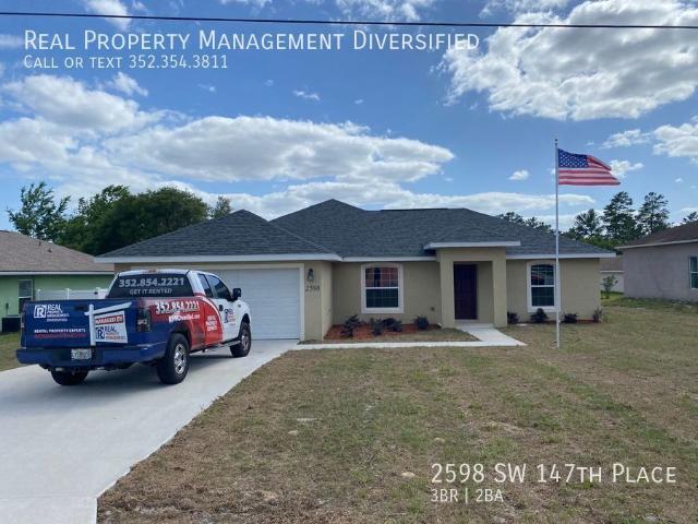 Custom Home Desirable SW Ocala neighborhood 3/2/2 * Wont Last