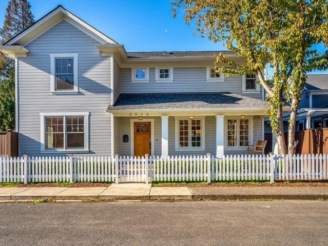 Custom Westmoreland home minutes from Sellwood