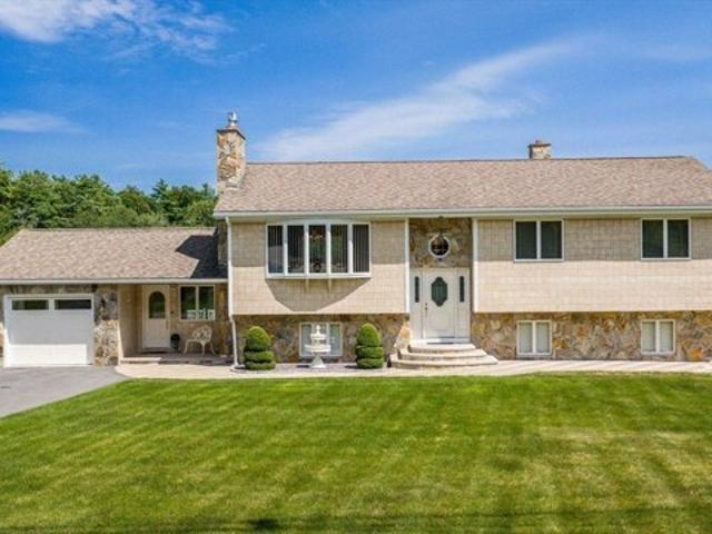 Cushing Ln, Acushnet, Home For Sale
