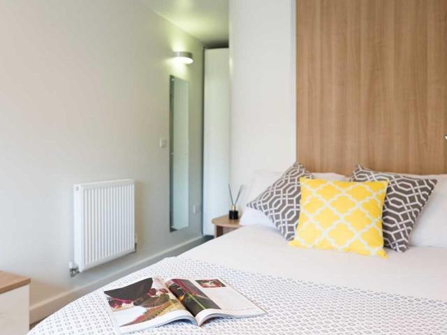 Cushy double ensuite bedroom not far from Shakespeare's Globe Has a Room