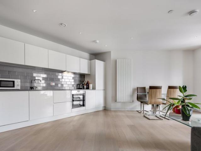 Cutter House, Royal Wharf E16, 2 bed flat to rent, £2,599 pcm | PrimeLocation