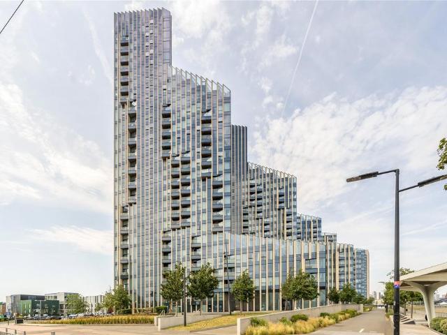Cutter Lane, Greenwich Peninsula. 1 bed apartment to rent £2,150 pcm £496 pw