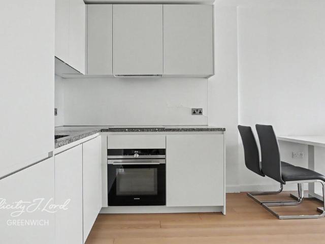 Cutter Lane, LONDON 1 bed apartment to rent £2,500 pcm £577 pw