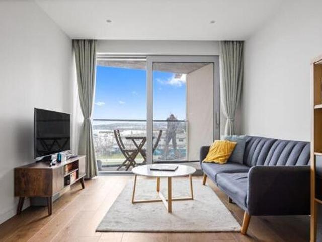 Cutter Lane, London, 1 Bedroom Apartment