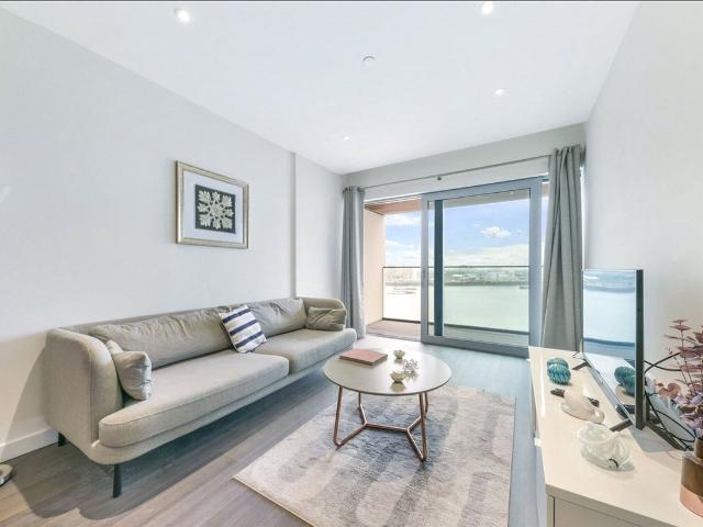 Cutter Lane, London SE10, 1 bed flat to rent, £2,400 pcm | PrimeLocation