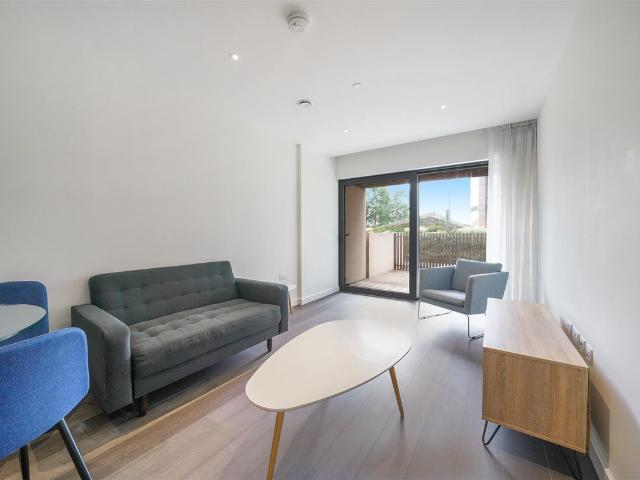 Cutter Lane, London SE10, 1 bed flat to rent, £2,275 pcm | PrimeLocation