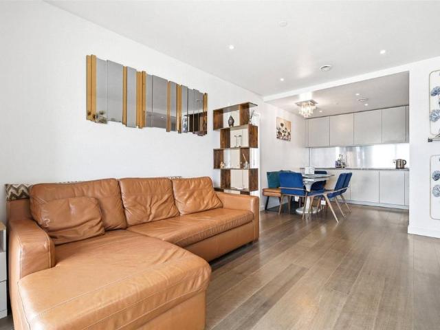 Cutter Lane, London, SE10 2 bed apartment to rent £3,100 pcm £715 pw