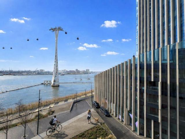 Cutter Lane, London SE10 House to rent £1,990 pcm £459 pw
