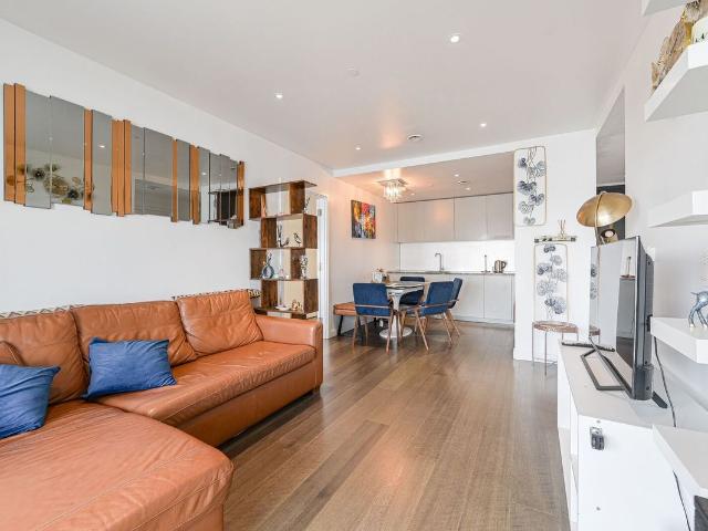 Cutter Lane, North Greenwich, London SE10, 2 bed flat to rent, £3,250 pcm | PrimeLocation