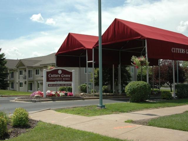 Cutters Grove Apartment Homes 3 Bedroom Apartment for Rent at 2901 Cutters Grove Ave, Anoka, MN 55303