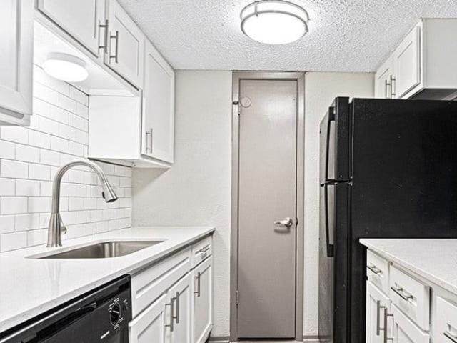 Cutter's Point Apartment Homes 2 Bedroom Apartment for Rent at 1111 Abrams Rd, Richardson, TX 75081