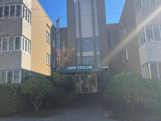 Cute and Cozy East Queen Anne Condo with 2 Bedrooms, 1 Bath and 1 Covered Parking Space