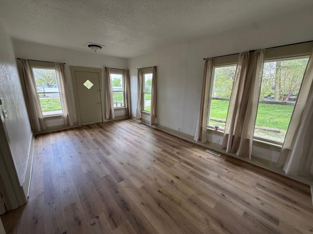 Cute and clean 1 Bedroom house in Marshalltown