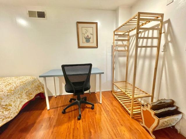 Cute and private room in a house