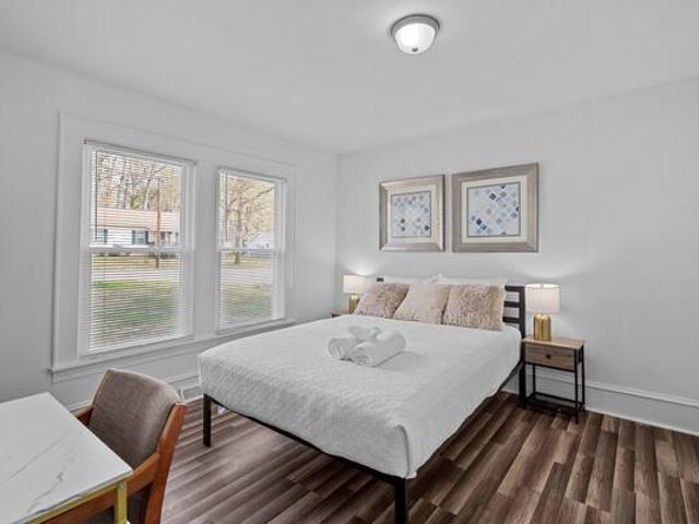 Cute and Quaint! 9 mInutes to Downtown Durham!