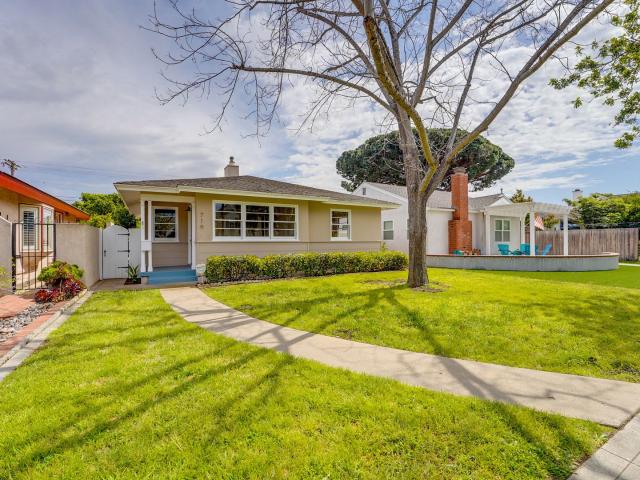 Cute as a Button Coronado Palmer Home in a Fabulous School Side Location – Coronado Village
