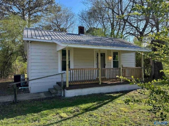 Cute bungalow just minutes from downtown Athens
