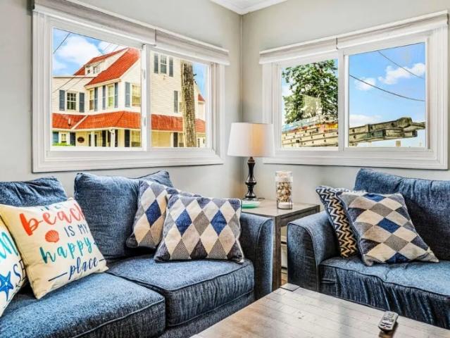 Cute condo just steps from the water