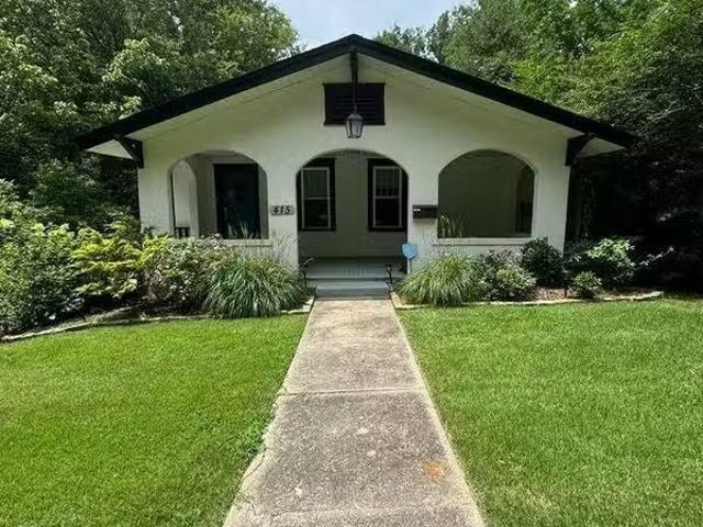 CUTE LITTLE BUNGALOW OFF OF PARK AVE! 415 Ramble St