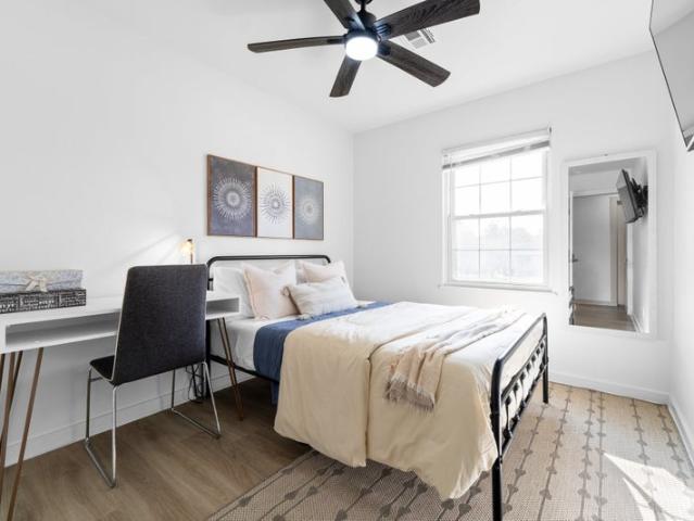 Cute Room Near IAH Airport | Quiet Stay WiFi